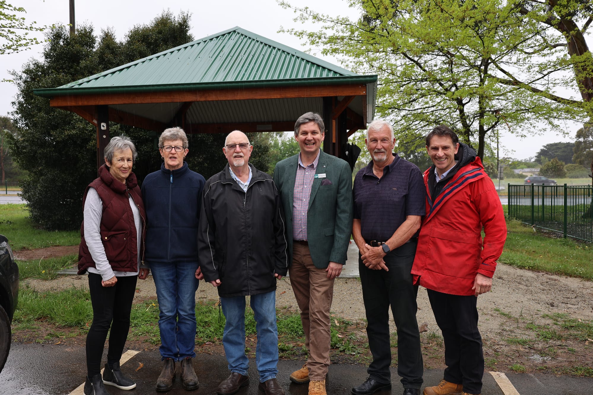 Community works together at Darnum Hall